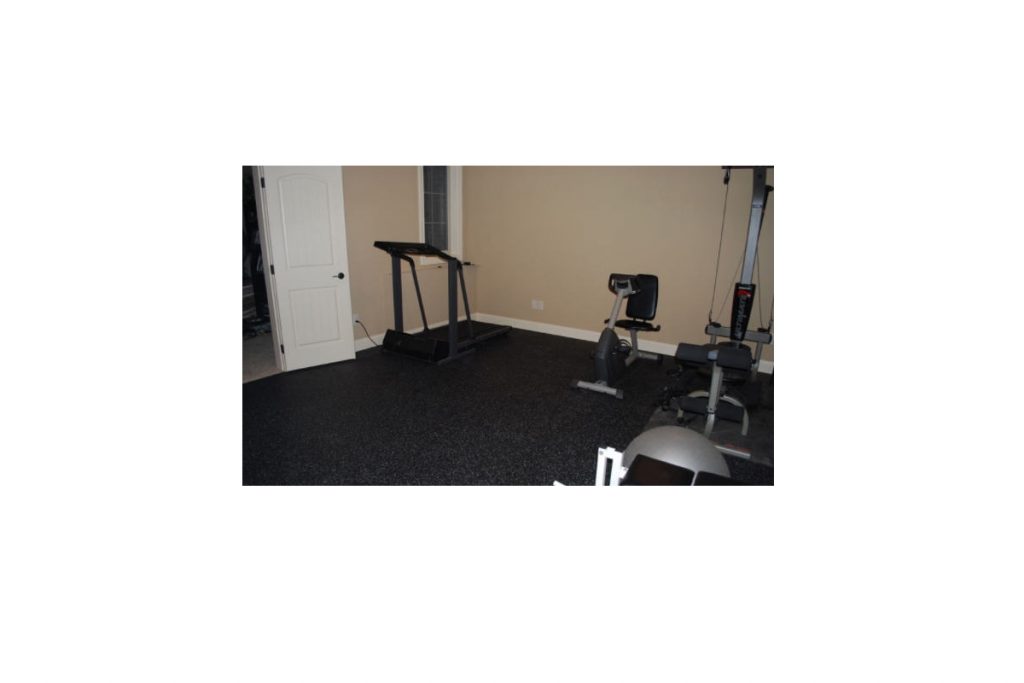 3/8" Tight-Lock Rubber Floor Tiles